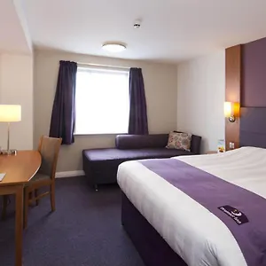 Premier Inn Epsom North: 3 star Hotel with a Minimum Price 29£| UPDATED ...